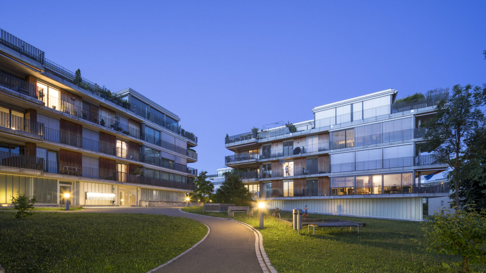 nevalux AG - Lichtlösungen, Sensorleuchten, Präsenzmelder, TruePresence, Bewegungsmelder ...